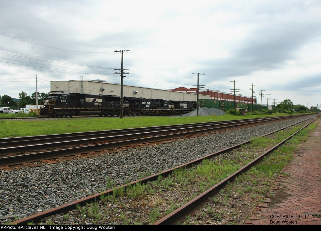 Norfolk Southern Eastbound Intermodal